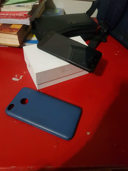 Redmi 4X aybi bor.zaryatka oladigan joyi ishlamiy qogan.zakoni ishlidi