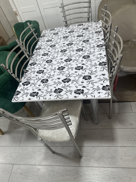 Stol va stullar oshxonalar va zallarga