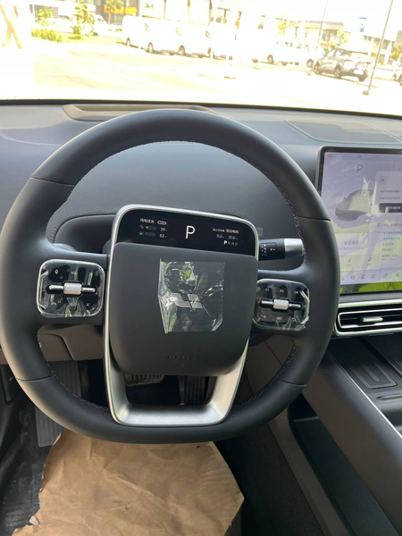Hongqi EQM5 450 km