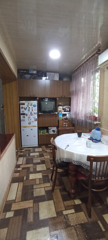 Продаётся квартира, Спутник-4, 2/1/4  балкон 2×6. Торцевая.