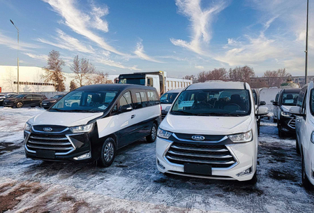 mikroavtobus JAC M4 11 orinli Full komplektatsiyada Акцияда