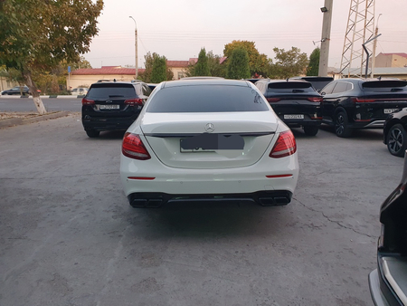 Mercedes Benz 213 E200. Yili  2017. Yurgani 80000. Narxi 41900