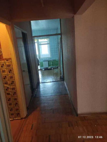 Юнусабад 4 квартал. Продается квартира 1/1/4