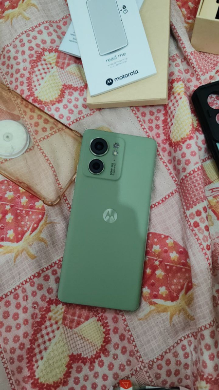 Motorola edge 40 8+8 256 в идеальные состояние