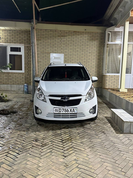 Srochno Spark 3 Pozitsiya  sotiladi