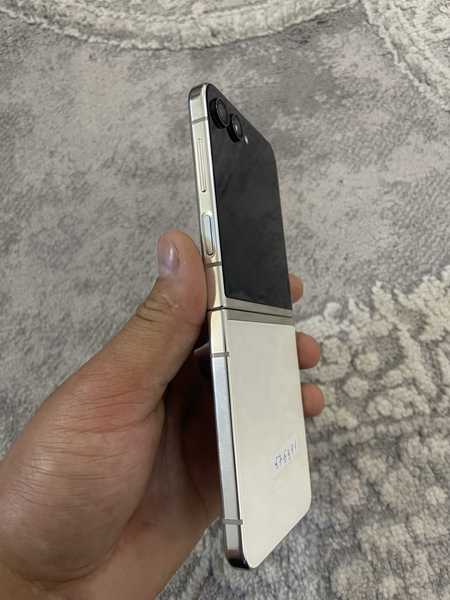 Samsung galaxy Z flip5