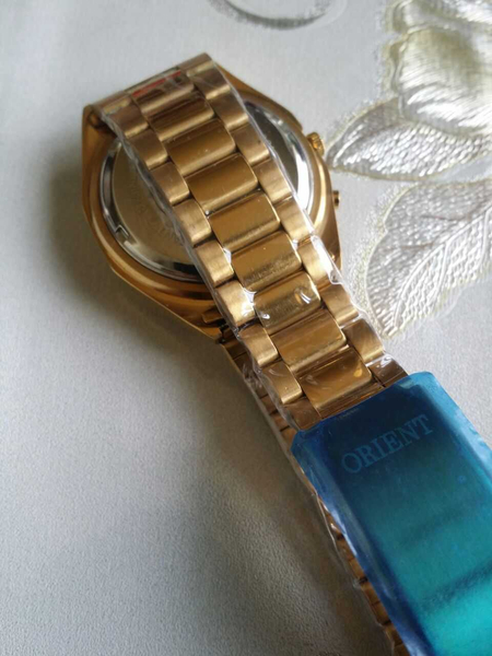 Продам часы Ориент-колледж