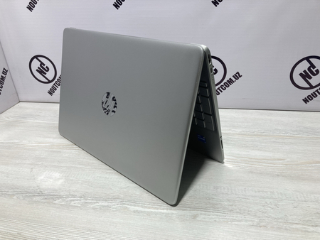 Hp i3-1215U 8/256 ideal