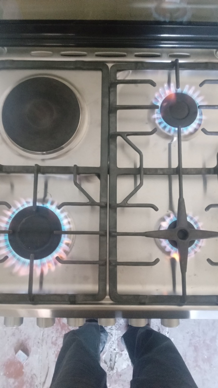 Продам Газ плита  FERRE