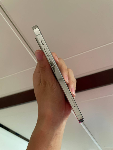 iPhone 12 pro. Ideal