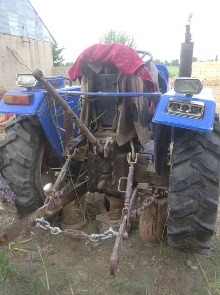 Mini Traktor sotiladi narxi kelishtiriladi