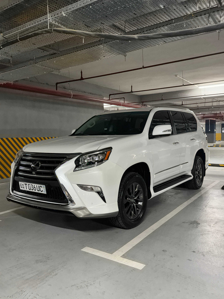 Lexus GX460  сотилади!