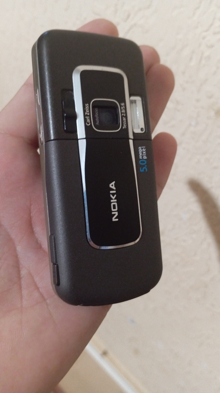 Nokia e71 va boshqalar narxi xar xil