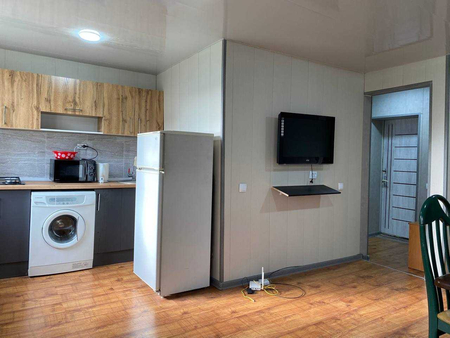м.Ойбек Госпитальный 1-комнатная 2/2 35 м² ремонт меб/тех