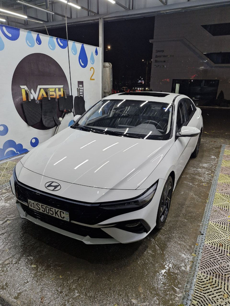 Hyundai Elantra 2024