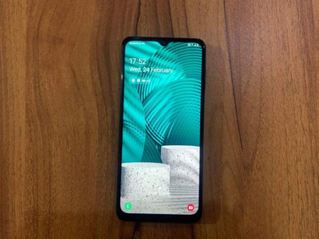 Samsung A12 sotiladi yaxshi xolat, qora rangli
