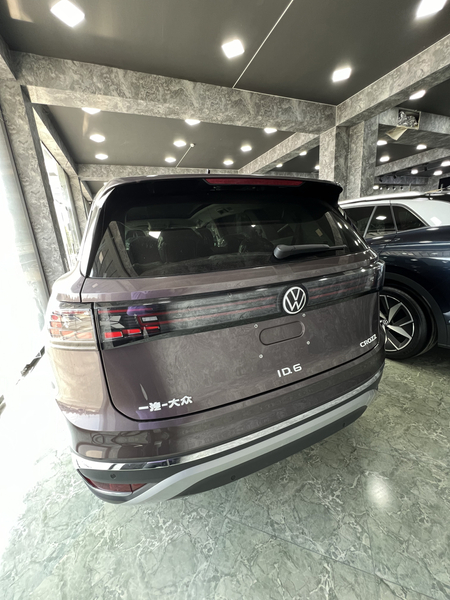 Volkswagen id 6 crozz litepro full