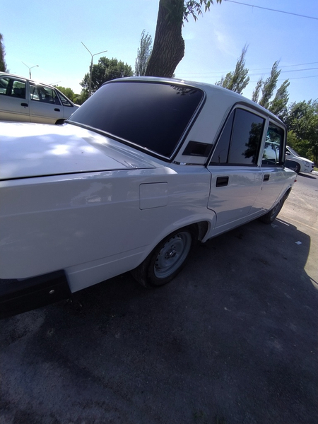 2107 sotiladi 2500$kami bor