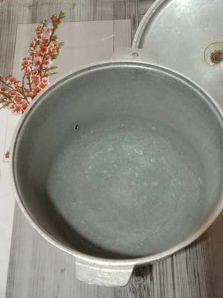 Продаю  Казан 4л