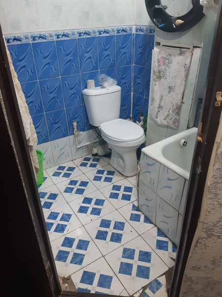 1 xonali  srochno sotiladi