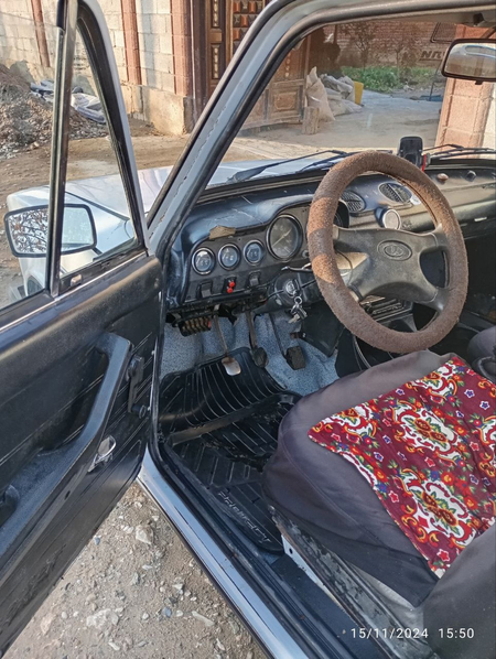 Vaz 2106 sotiladi