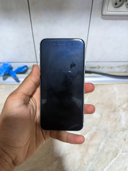 Продаётся iPhone se