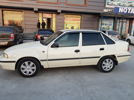 Нексия 1 сотилади