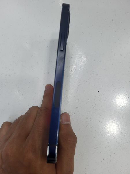 Iphone 12. Black.