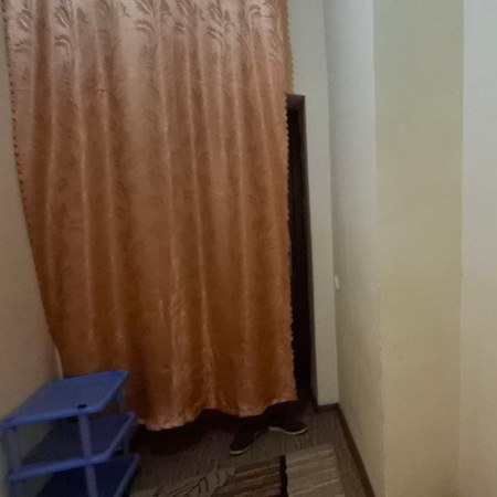 Tezda 2xonalik kvartira 3-qavatda 4qavatli yangi gʻishtli domdan sotil