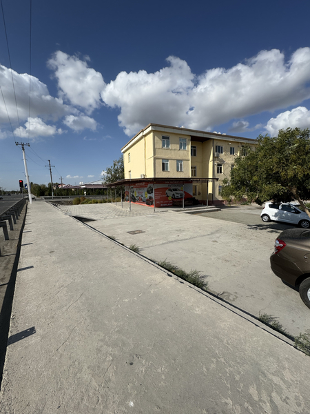Урганч шахри йол бойтда жойлашган дом сотилади ёки ижарага берилади