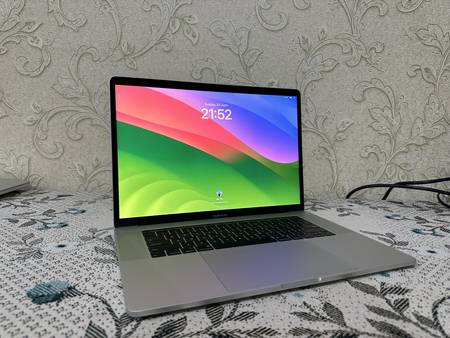 Ноутбук Apple Macbook Pro 2018 2k экран 15 inch Intel Core I7