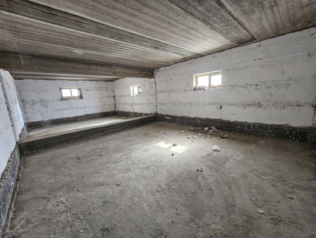 2 xonali 86m² +65m² podval, 1-qavat.