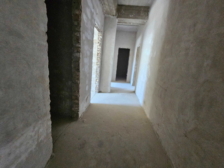 2 xonali 96m² 3-qavat sotiladi.