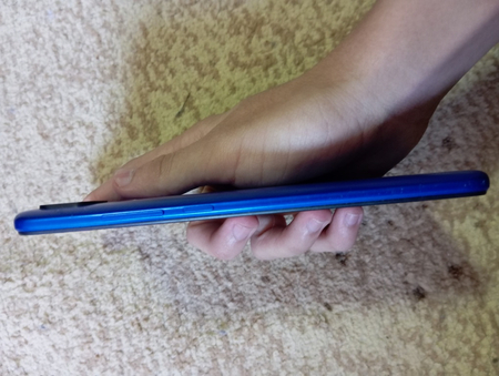 REDMI 9C   800,000