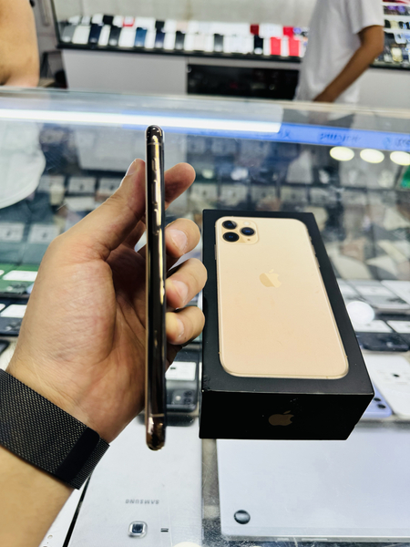 iPhone 11 Pro  256 gb gold ideal