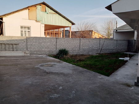 Srochna ikki yarim sotxli xovli sotiladi