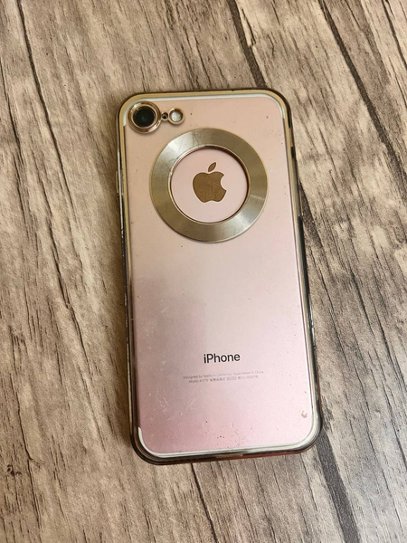 Iphone 7 Yaxshi xolatda karobka bor