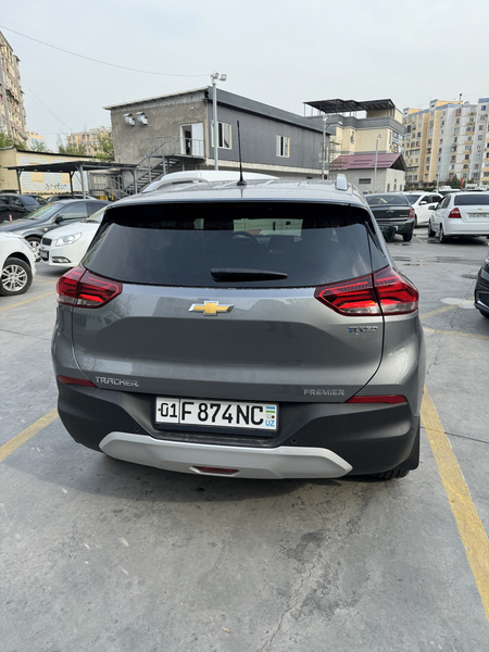 Продам Tracker 2 Premier Plus