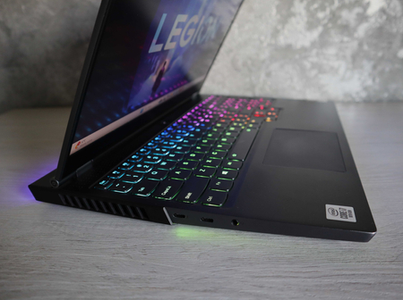 Lenovo Legion 7 15IMH05/i7-10750H/32GB/1,5TB SSD/GeForce RTX 2080 8GB