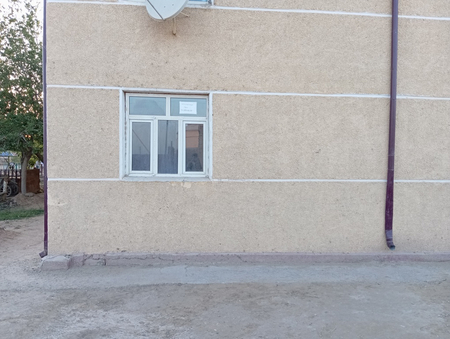 Dom birinshi etajda jaylasqan 3 xanali