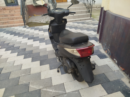 Skuter srochna sotiladi