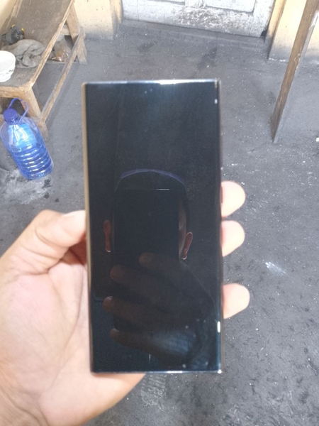 Samsung s22 ultra afitsalni 2ta simkarta tuwadi