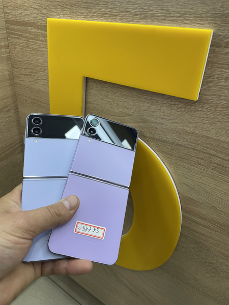 Samsung galaxy Z flip 4