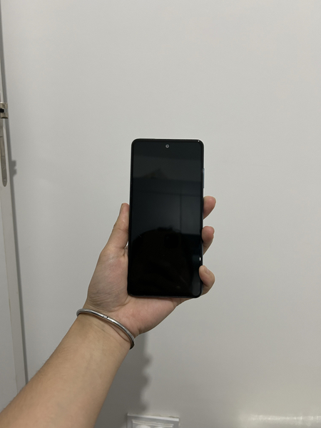 Galaxy A52  память 128 ГБ двухсимкартная
