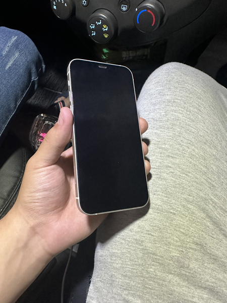 iPhone 12 с гарантией