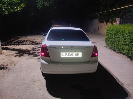 Lacetti 2013 yil sotiladi avtomat karopka.