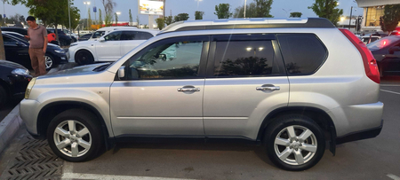 Продаётся автомобиль nissan x-trail 2009