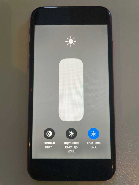 Продаю iphone 8 red 64Гб в идеальном состоянии