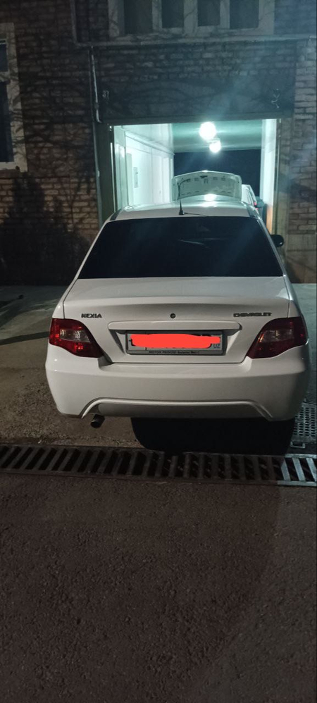 Nexia 2 sotiladi rangi oq 2009