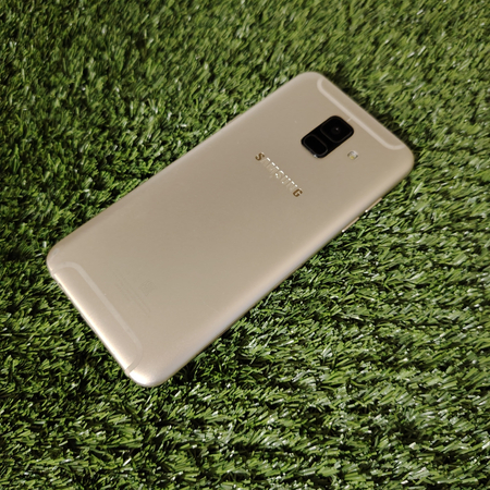Samsung A6 sotiladi ideyal